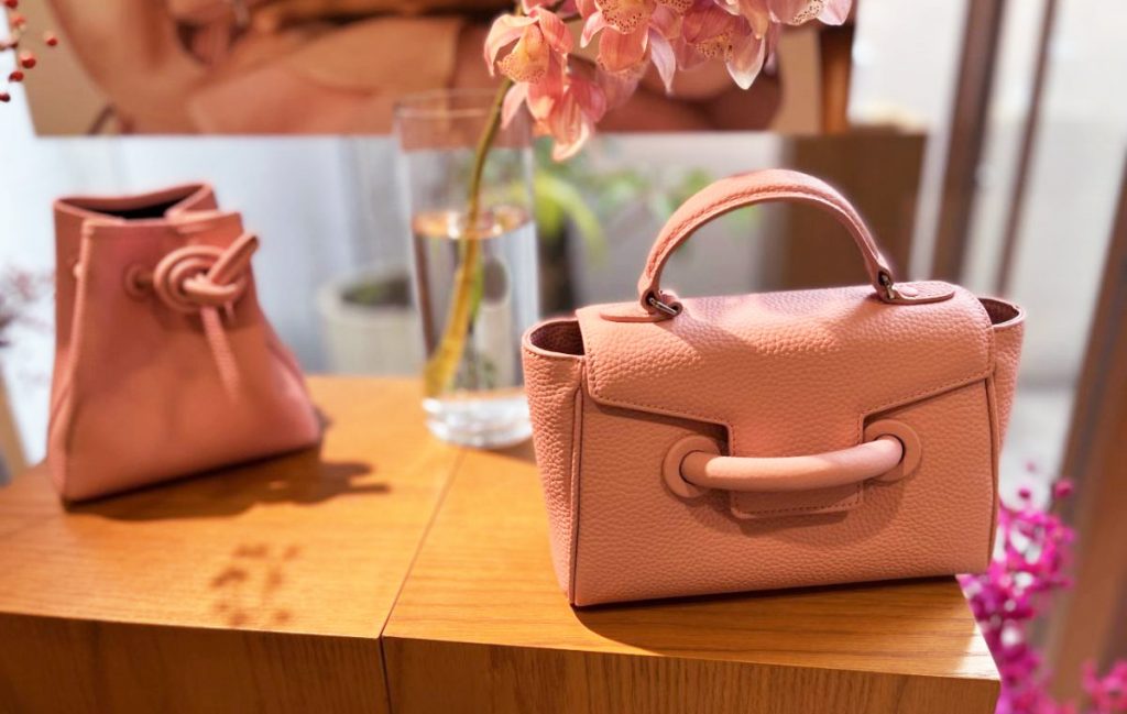 12/25までの限定発売！〝VASIC〟からホリデーシーズン限定カラーが登場！ | Domani