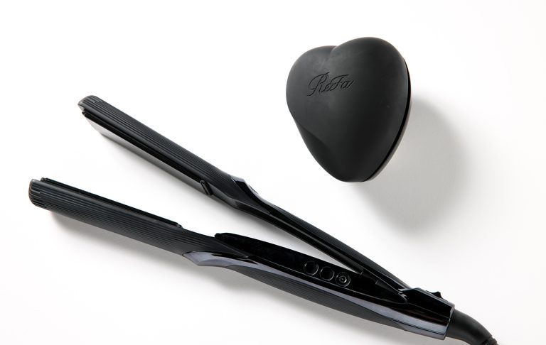 うねりやパサつきが気になるママが推す、リファのヘアアイロン＆ヘアブラシ【Labメンバーのお気に入り】 | Domani